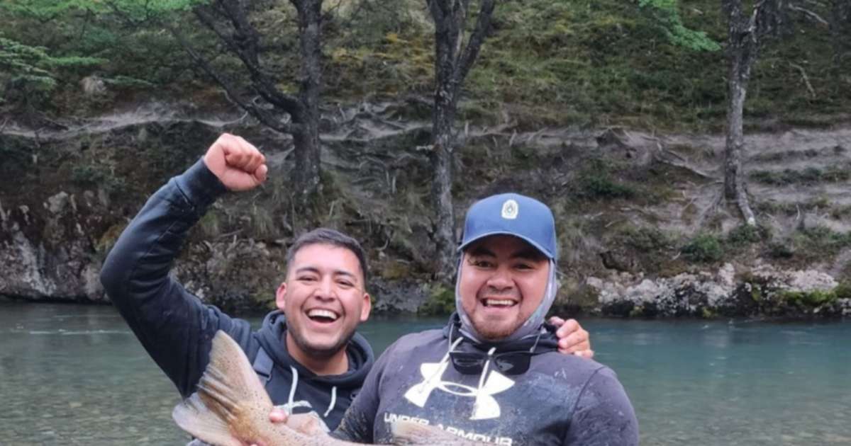 El camionero pescador reveló cómo hizo para sacar un salmón de 33 kilos ...