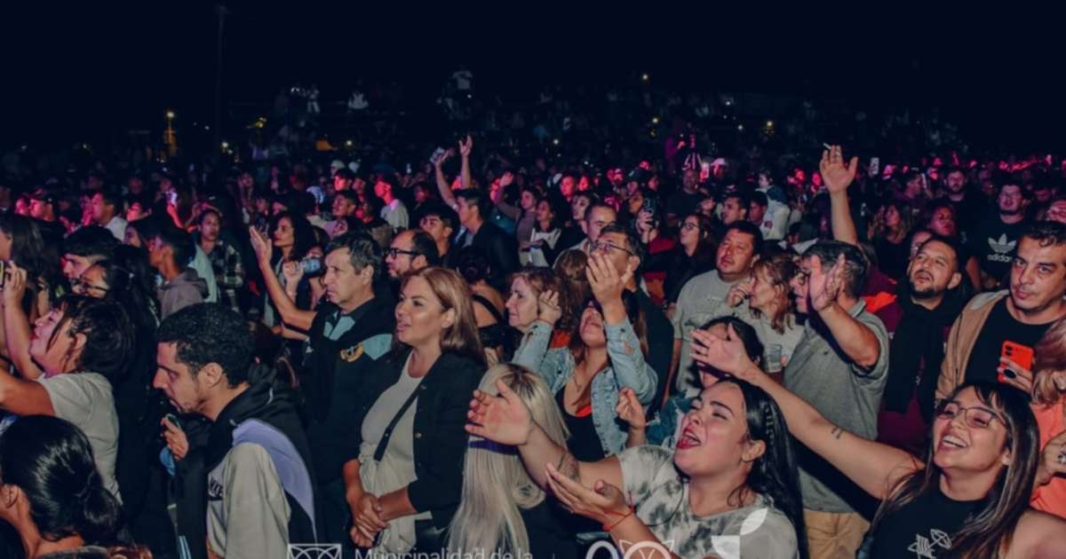 Expo Plottier 2025: una multitud disfrutó de DJ Pipo y Patricia Sosa en ...