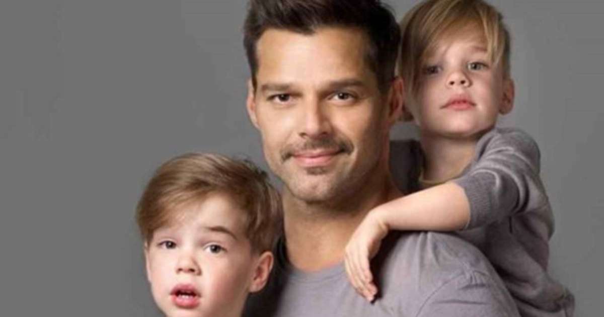 Ricky Martin llega a Argentina con sus hijos adolescentes Matteo y ...