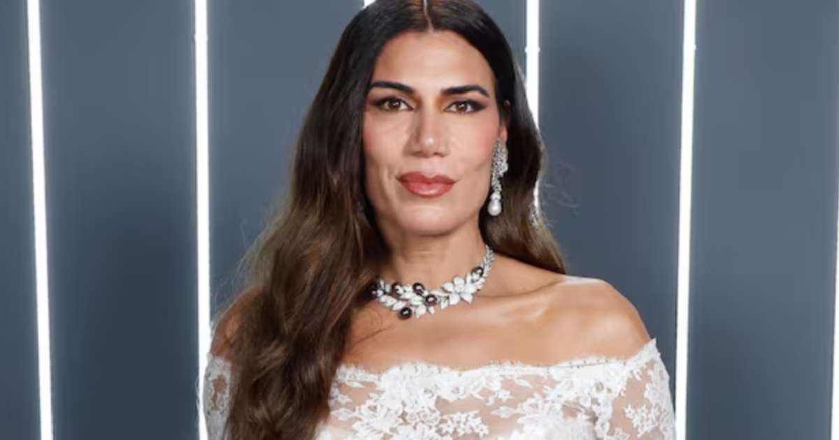 Flor de la V transforma su imagen en SEX con looks impactantes