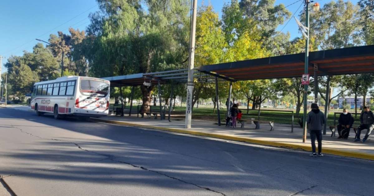 Una nena atropellada por un moto, tras bajar del colectivo en Allen