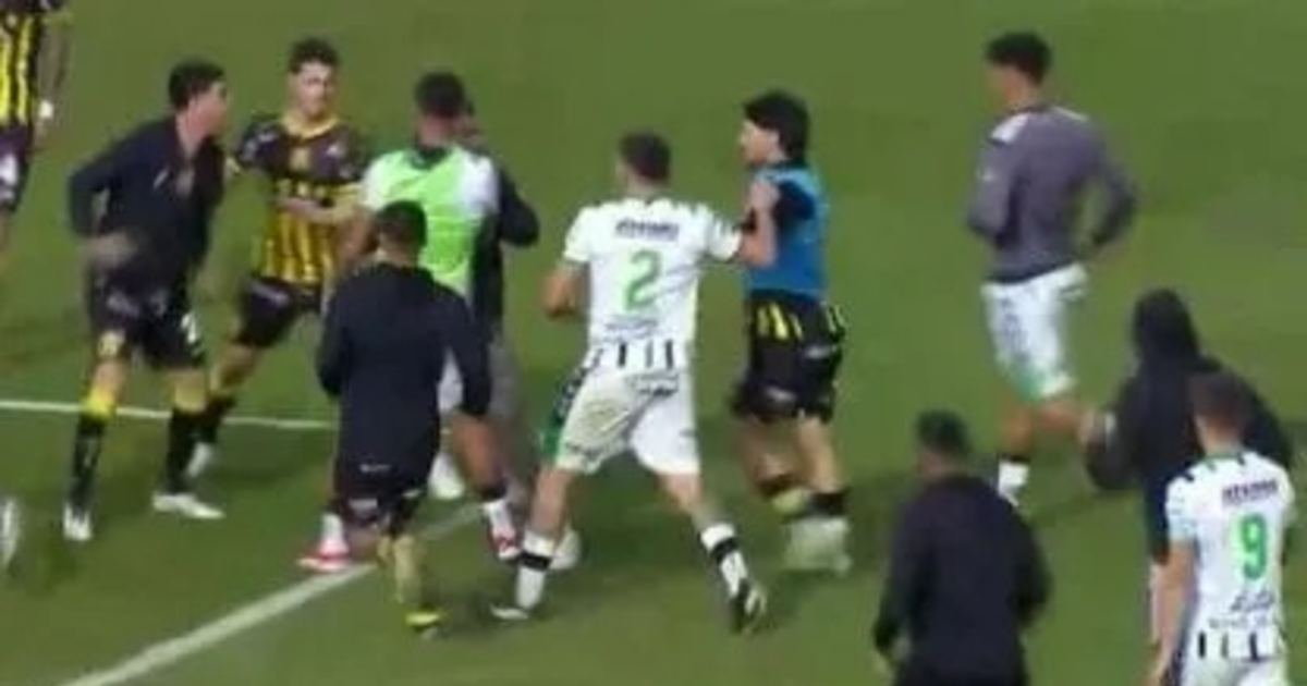 Chicago lo perdió y Mataderos estalló: piñas, rojas y escándalo tras el ...