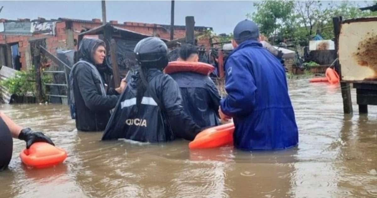 Corrientes bajo el agua: evacuaciones, ríos crecidos y operativos de ...